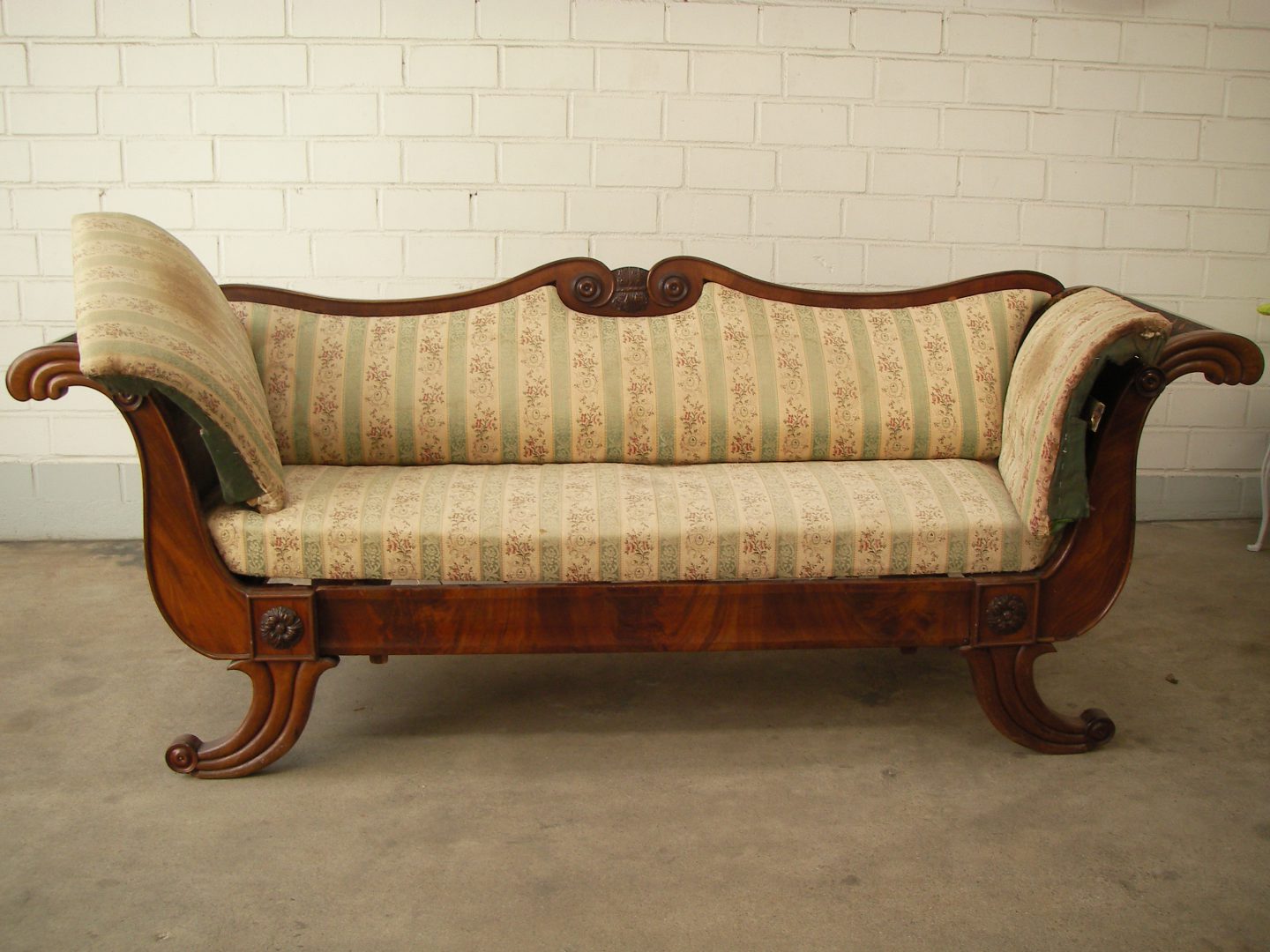 Sofas - ANTIK HALLE
